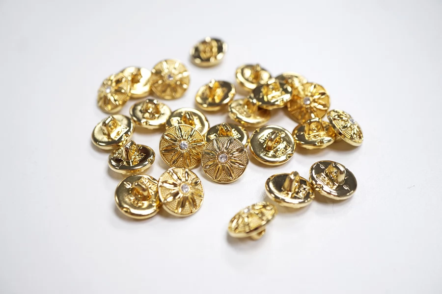 Пуговица костюмно-плательная на ножке золотая со стразой 16 мм PRT ...