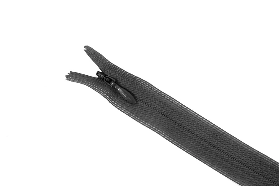 Молния потайная YKK Графит 18 см D16/1 30102406 - купить в интернет-магазине тканей в Москве